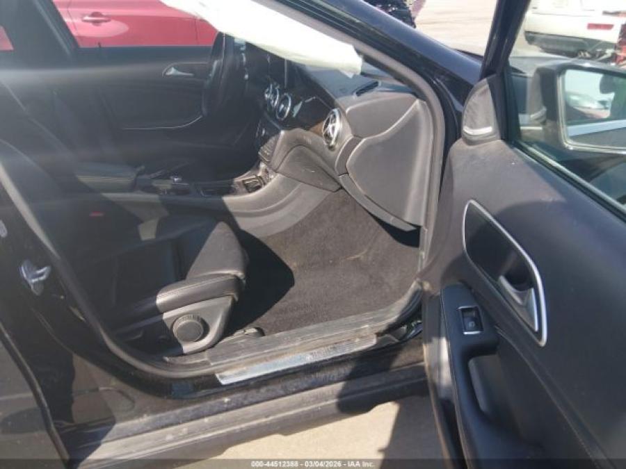 Mercedes-Benz GLA 250 2016 Klaipėda, ar dzinēja tilpumu 0.00 L un nobraukumu 0 tūkst. km par 6500 €, foto 6 vietnē AUTOMOTO.COM.LV