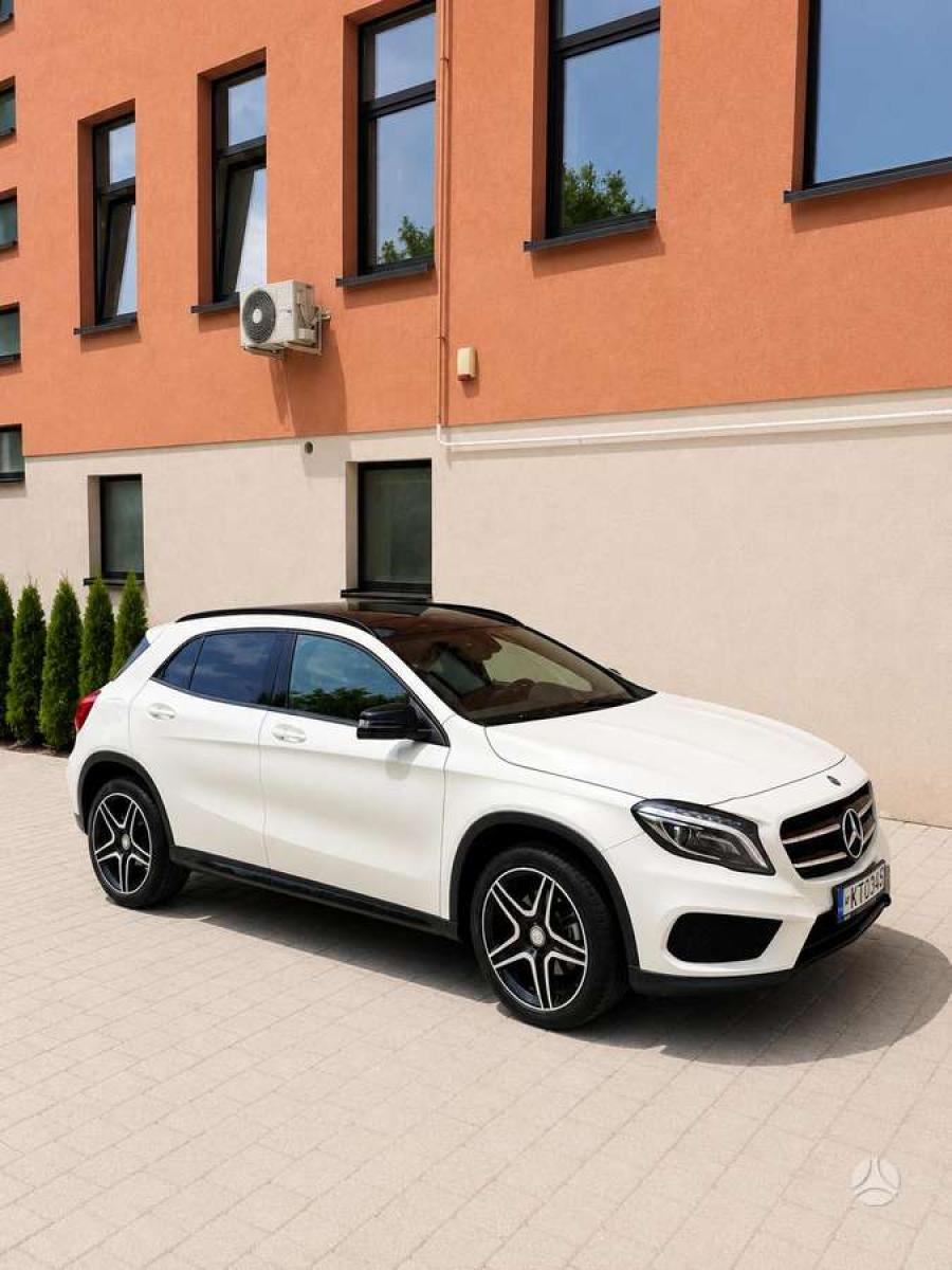 White Mercedes-Benz GLA 250 2016 in Plunge, with an engine capacity of 1.99 L and mileage of 156 thousand km for 15500 €, photo 1 on AUTOMOTO.COM.LV