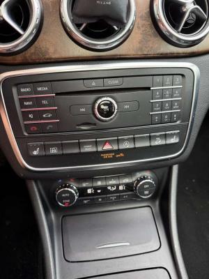 White Mercedes-Benz GLA 250 2016 in Plunge, with an engine capacity of 1.99 L and mileage of 156 thousand km for 15500 €, photo 11 on AUTOMOTO.COM.LV