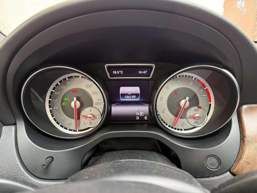 White Mercedes-Benz GLA 250 2016 in Plunge, with an engine capacity of 1.99 L and mileage of 156 thousand km for 15500 €, photo 15 on AUTOMOTO.COM.LV