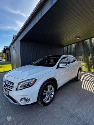 Белый Мерседес GLA 250 2019 в Клайпеда, объемом двигателя 1.99 л и пробегом 98 тыс. км за 19500 €, фото 1 на AUTOMOTO.COM.LV