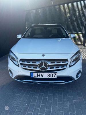 Белый Мерседес GLA 250 2019 в Клайпеда, объемом двигателя 1.99 л и пробегом 98 тыс. км за 19500 €, фото 3 на AUTOMOTO.COM.LV