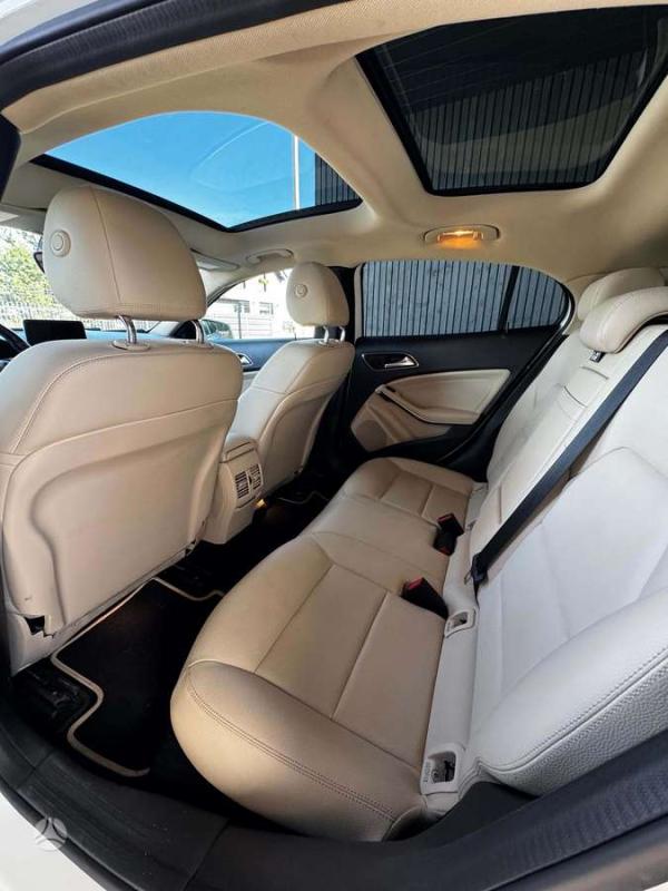 Белый Мерседес GLA 250 2019 в Клайпеда, объемом двигателя 1.99 л и пробегом 98 тыс. км за 19500 €, фото 6 на AUTOMOTO.COM.LV