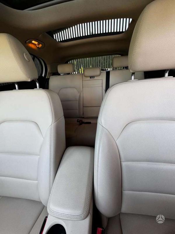 Белый Мерседес GLA 250 2019 в Клайпеда, объемом двигателя 1.99 л и пробегом 98 тыс. км за 19500 €, фото 7 на AUTOMOTO.COM.LV