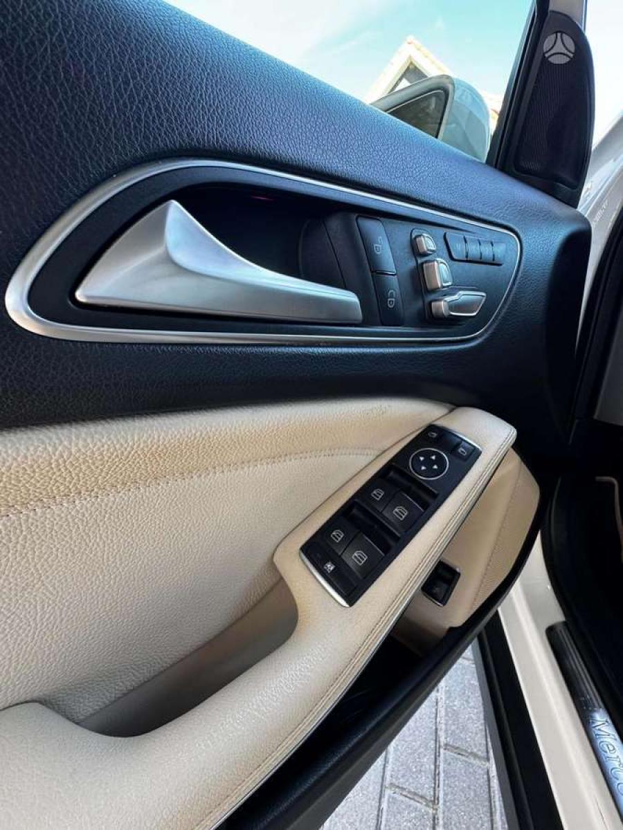 Белый Мерседес GLA 250 2019 в Клайпеда, объемом двигателя 1.99 л и пробегом 98 тыс. км за 19500 €, фото 10 на AUTOMOTO.COM.LV