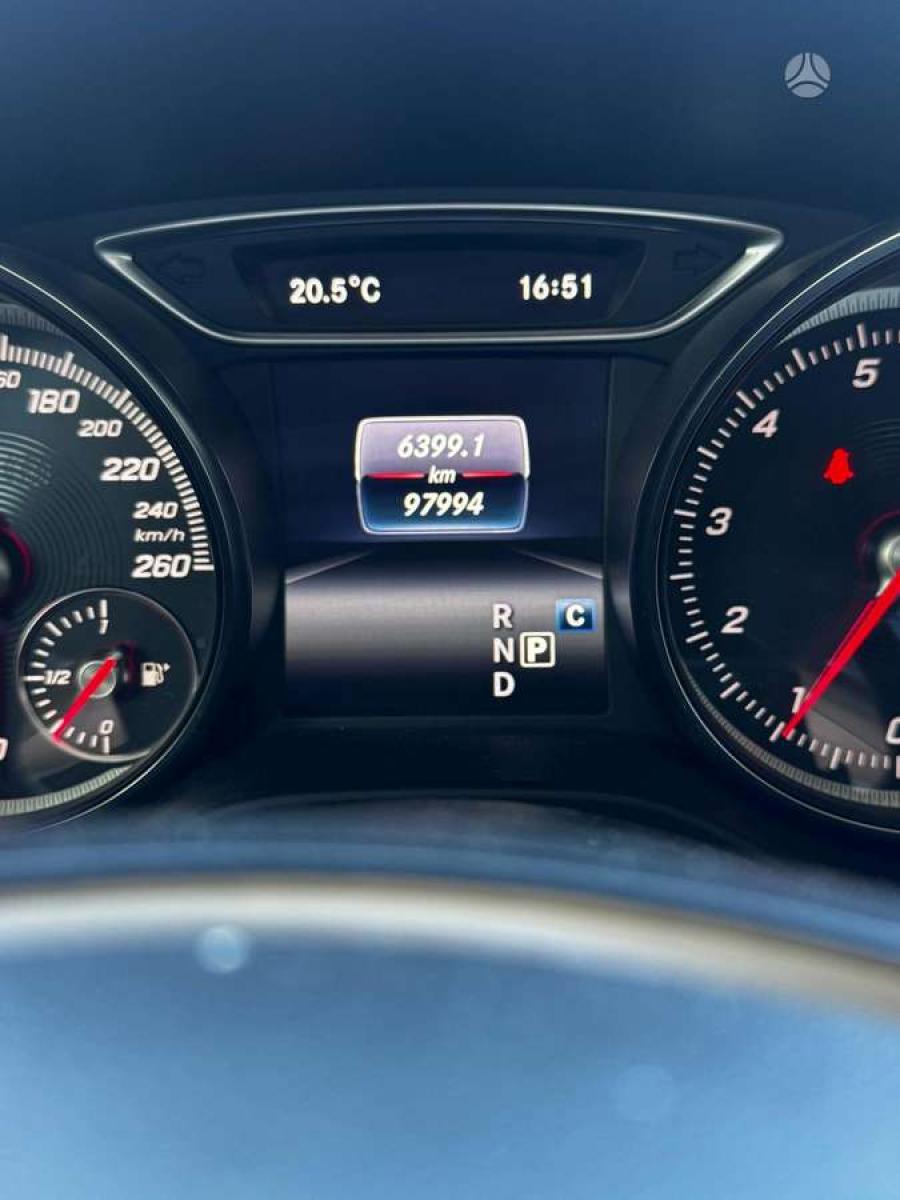 Белый Мерседес GLA 250 2019 в Клайпеда, объемом двигателя 1.99 л и пробегом 98 тыс. км за 19500 €, фото 11 на AUTOMOTO.COM.LV