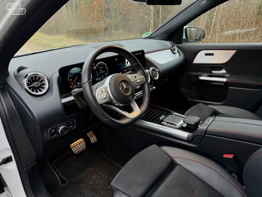 White Mercedes-Benz GLA 250 2021 in Kaunas, with an engine capacity of 2.00 L and mileage of 21 thousand km for 28500 €, photo 9 on AUTOMOTO.COM.LV