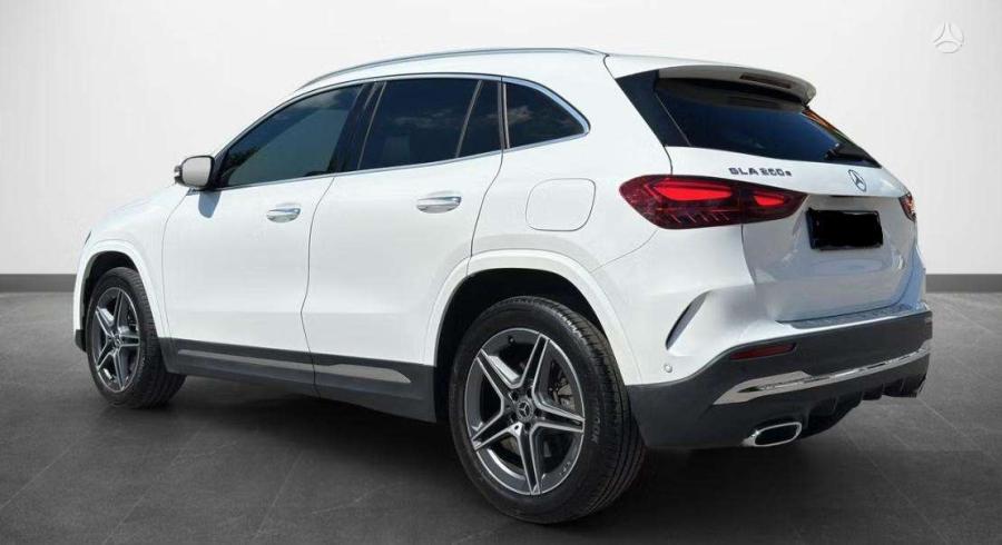 Balts Mercedes-Benz GLA 250 2024 Viļņa, ar dzinēja tilpumu 1.30 L un nobraukumu 87 tūkst. km par 39030 €, foto 4 vietnē AUTOMOTO.COM.LV