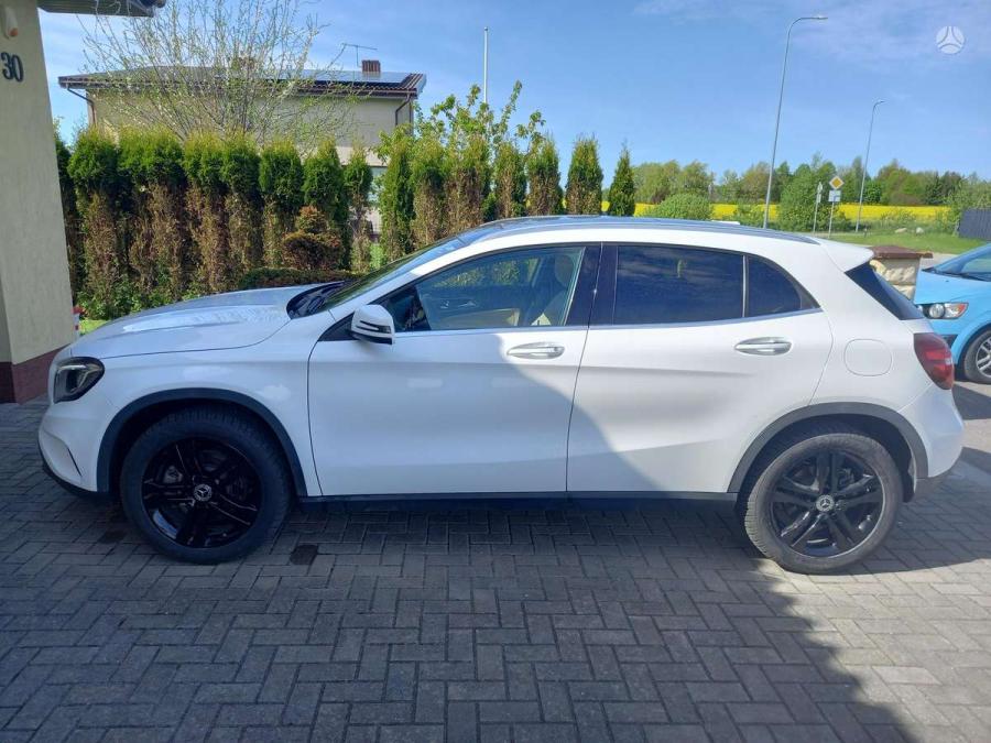 Balts Mercedes-Benz GLA 250 2018 Gargždai, ar dzinēja tilpumu 2.00 L un nobraukumu 58 tūkst. km par 17250 €, foto 4 vietnē AUTOMOTO.COM.LV