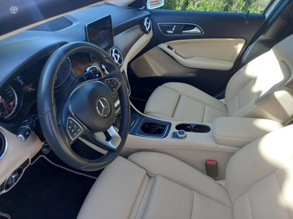 Balts Mercedes-Benz GLA 250 2018 Gargždai, ar dzinēja tilpumu 2.00 L un nobraukumu 58 tūkst. km par 17250 €, foto 8 vietnē AUTOMOTO.COM.LV