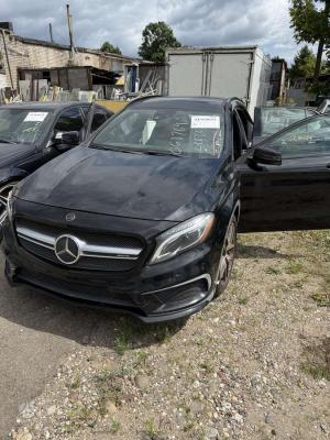 Black Mercedes-Benz gla-45-amg 2014 in Vilnius, with an engine capacity of 2.00 L and mileage of 387 thousand km for 9900 €, photo 4 on AUTOMOTO.COM.LV