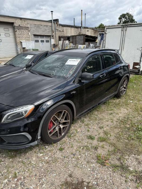 Black Mercedes-Benz gla-45-amg 2014 in Vilnius, with an engine capacity of 2.00 L and mileage of 387 thousand km for 9900 €, photo 4 on AUTOMOTO.COM.LV