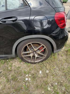 Black Mercedes-Benz gla-45-amg 2014 in Vilnius, with an engine capacity of 2.00 L and mileage of 387 thousand km for 9900 €, photo 13 on AUTOMOTO.COM.LV
