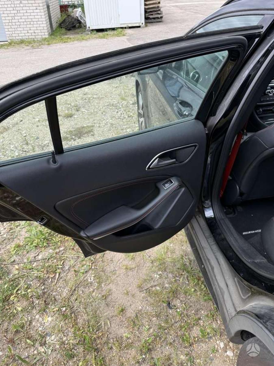 Black Mercedes-Benz gla-45-amg 2014 in Vilnius, with an engine capacity of 2.00 L and mileage of 387 thousand km for 9900 €, photo 18 on AUTOMOTO.COM.LV