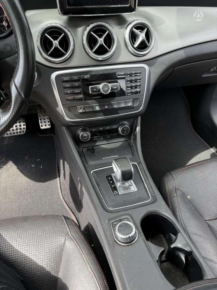 Black Mercedes-Benz gla-45-amg 2014 in Vilnius, with an engine capacity of 2.00 L and mileage of 387 thousand km for 9900 €, photo 22 on AUTOMOTO.COM.LV