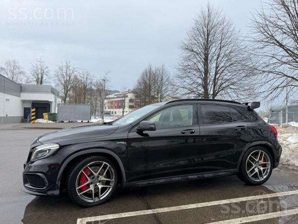 Black Mercedes-Benz gla-45-amg 2015 in Riga, with an engine capacity of 2.00 L and mileage of 208 thousand km for 23000 €, photo 3 on AUTOMOTO.COM.LV