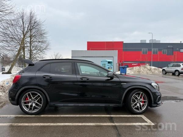 Black Mercedes-Benz gla-45-amg 2015 in Riga, with an engine capacity of 2.00 L and mileage of 208 thousand km for 23000 €, photo 4 on AUTOMOTO.COM.LV