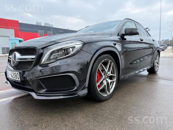 Black Mercedes-Benz gla-45-amg 2015 in Riga, with an engine capacity of 2.00 L and mileage of 208 thousand km for 23000 €, photo 8 on AUTOMOTO.COM.LV