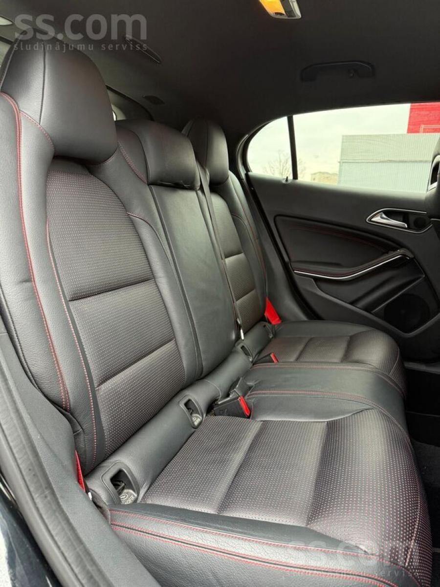 Melns Mercedes-Benz gla-45-amg 2015 Rīga, ar dzinēja tilpumu 2.00 L un nobraukumu 208 tūkst. km par 23000 €, foto 16 vietnē AUTOMOTO.COM.LV