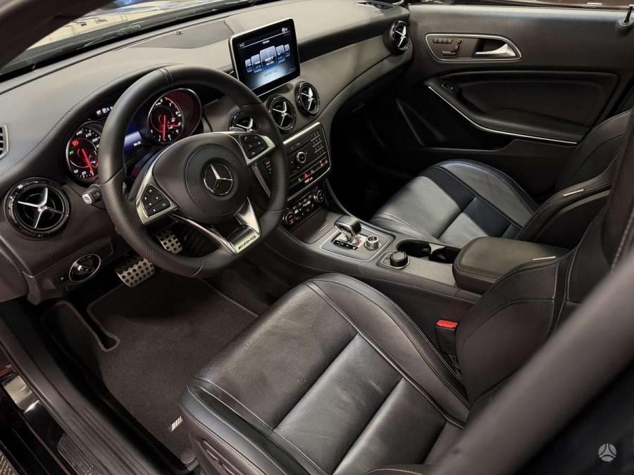 Melns Mercedes-Benz gla-45-amg 2016 Viļņa, ar dzinēja tilpumu 1.99 L un nobraukumu 140 tūkst. km par 23990 €, foto 14 vietnē AUTOMOTO.COM.LV