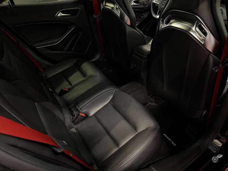 Melns Mercedes-Benz gla-45-amg 2016 Viļņa, ar dzinēja tilpumu 1.99 L un nobraukumu 140 tūkst. km par 23990 €, foto 33 vietnē AUTOMOTO.COM.LV