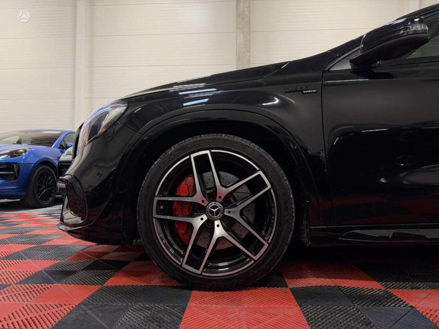 Black Mercedes-Benz gla-45-amg 2016 in Vilnius, with an engine capacity of 1.99 L and mileage of 140 thousand km for 23790 €, photo 12 on AUTOMOTO.COM.LV