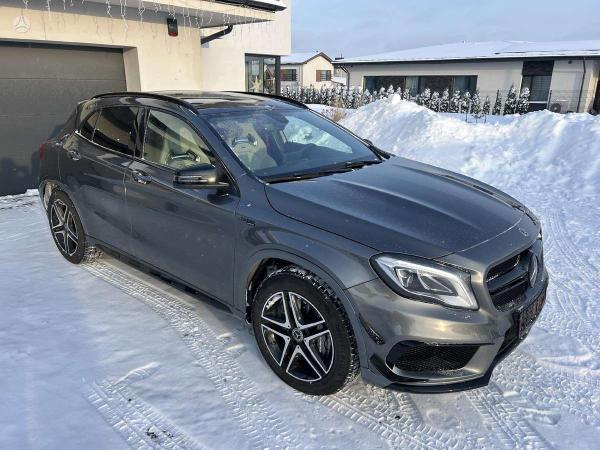 Pelēks Mercedes-Benz gla-45-amg 2015 Viļņa, ar dzinēja tilpumu 1.99 L un nobraukumu 146 tūkst. km par 25500 €, foto 1 vietnē AUTOMOTO.COM.LV
