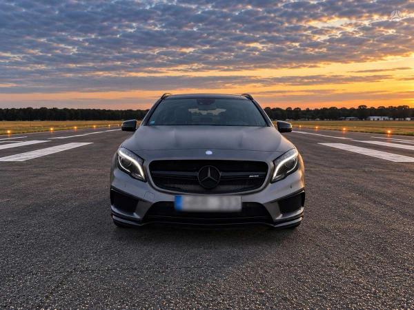 Pelēks Mercedes-Benz gla-45-amg 2015 Kauņa, ar dzinēja tilpumu 1.99 L un nobraukumu 158 tūkst. km par 21500 €, foto 1 vietnē AUTOMOTO.COM.LV