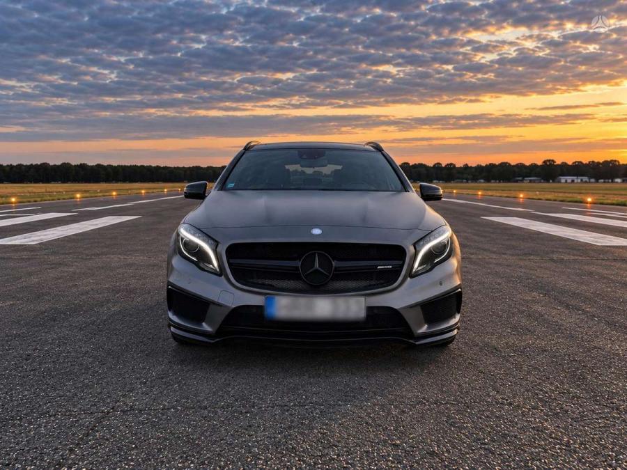 Pelēks Mercedes-Benz gla-45-amg 2015 Kauņa, ar dzinēja tilpumu 1.99 L un nobraukumu 158 tūkst. km par 21500 €, foto 1 vietnē AUTOMOTO.COM.LV