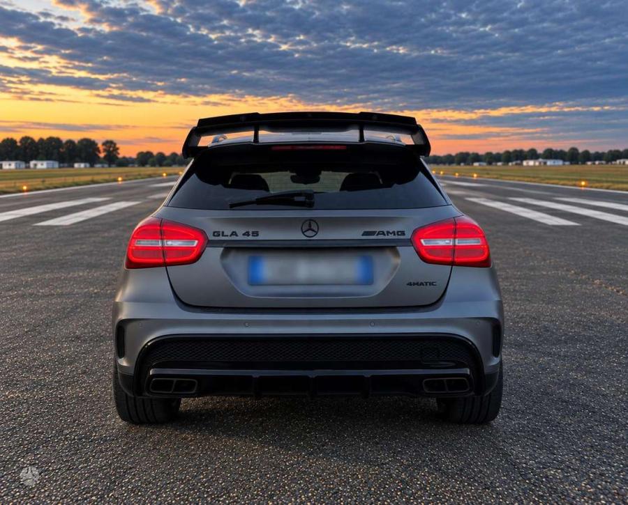 Pelēks Mercedes-Benz gla-45-amg 2015 Kauņa, ar dzinēja tilpumu 1.99 L un nobraukumu 158 tūkst. km par 21500 €, foto 3 vietnē AUTOMOTO.COM.LV