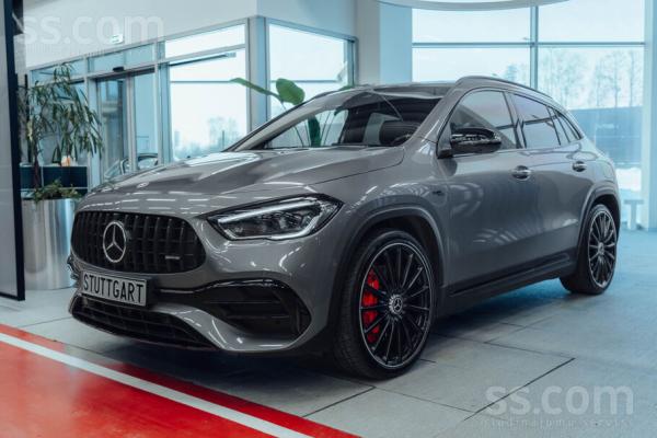 Grey Mercedes-Benz gla-45-amg 2021 in Riga, with an engine capacity of 2.00 L and mileage of 50 thousand km for 53900 €, photo 3 on AUTOMOTO.COM.LV