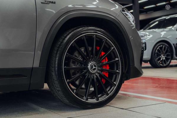 Grey Mercedes-Benz gla-45-amg 2022 in Riga, with an engine capacity of 1.99 L and mileage of 50 thousand km for 53900 €, photo 11 on AUTOMOTO.COM.LV