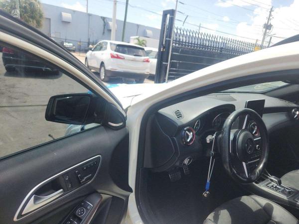 Balts Mercedes-Benz gla-45-amg 2016 Viļņa, ar dzinēja tilpumu 2.00 L un nobraukumu 150 tūkst. km par 8800 €, foto 8 vietnē AUTOMOTO.COM.LV