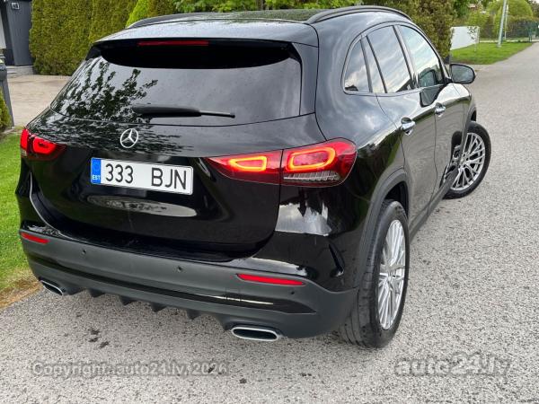 Melns Mercedes-Benz GLA-Class 2021 Tallina, ar dzinēja tilpumu 2.00 L un nobraukumu 49 tūkst. km par 38500 €, foto 4 vietnē AUTOMOTO.COM.LV