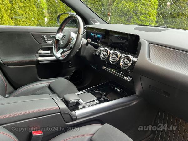 Melns Mercedes-Benz GLA-Class 2021 Tallina, ar dzinēja tilpumu 2.00 L un nobraukumu 49 tūkst. km par 38500 €, foto 10 vietnē AUTOMOTO.COM.LV