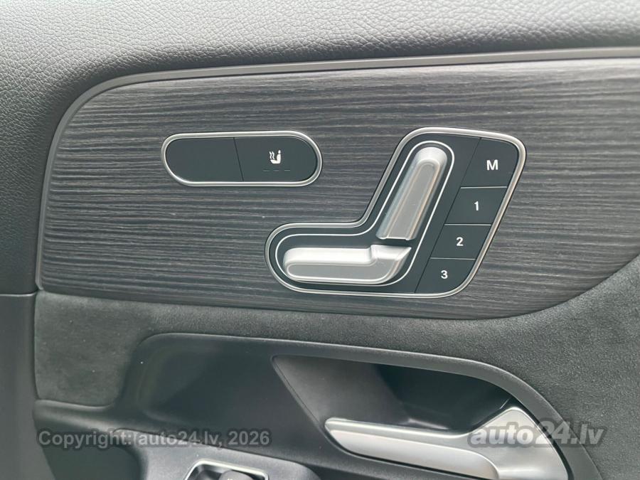 Melns Mercedes-Benz GLA-Class 2021 Tallina, ar dzinēja tilpumu 2.00 L un nobraukumu 49 tūkst. km par 38500 €, foto 12 vietnē AUTOMOTO.COM.LV