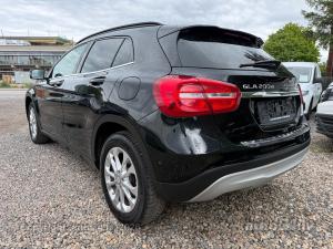 Melns Mercedes-Benz GLA-Class 2016 Rapla, ar dzinēja tilpumu 2.10 L un nobraukumu 126 tūkst. km par 22000 €, foto 6 vietnē AUTOMOTO.COM.LV