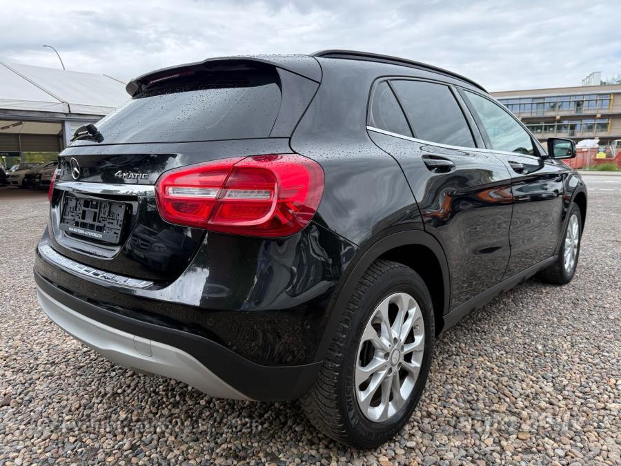 Melns Mercedes-Benz GLA-Class 2016 Rapla, ar dzinēja tilpumu 2.10 L un nobraukumu 126 tūkst. km par 22000 €, foto 7 vietnē AUTOMOTO.COM.LV