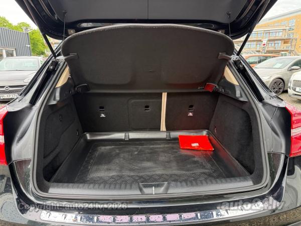 Black Mercedes-Benz GLA-Class 2016 in Rapla, with an engine capacity of 2.10 L and mileage of 126 thousand km for 22000 €, photo 7 on AUTOMOTO.COM.LV