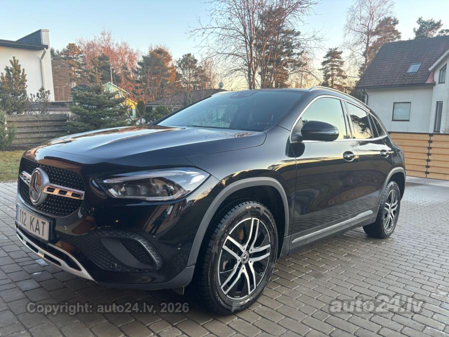 Melns Mercedes-Benz GLA-Class 2023 Tallina, ar dzinēja tilpumu 1.30 L un nobraukumu 60 tūkst. km par 36850 €, foto 1 vietnē AUTOMOTO.COM.LV