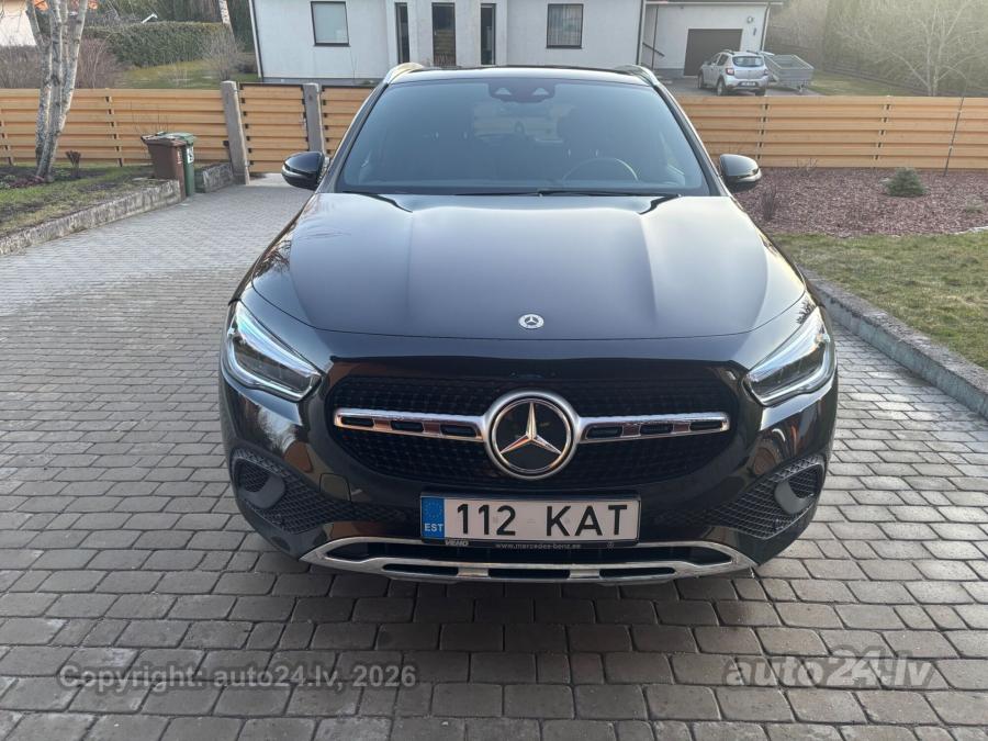 Melns Mercedes-Benz GLA-Class 2023 Tallina, ar dzinēja tilpumu 1.30 L un nobraukumu 60 tūkst. km par 36850 €, foto 3 vietnē AUTOMOTO.COM.LV