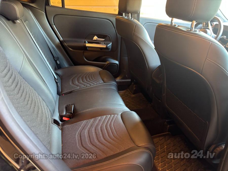 Melns Mercedes-Benz GLA-Class 2023 Tallina, ar dzinēja tilpumu 1.30 L un nobraukumu 60 tūkst. km par 36850 €, foto 6 vietnē AUTOMOTO.COM.LV