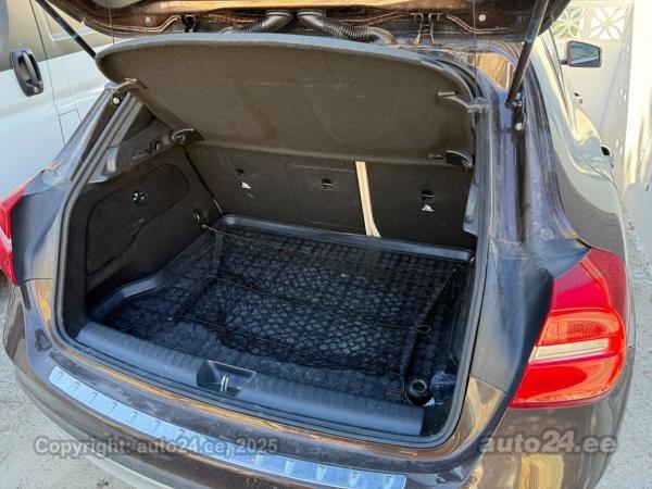 Brūns Mercedes-Benz GLA-Class 2014 Tallina, ar dzinēja tilpumu 2.10 L un nobraukumu 80 tūkst. km par 19500 €, foto 11 vietnē AUTOMOTO.COM.LV