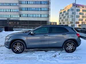 Grey Mercedes-Benz GLA-Class 2016 in Tallinn, with an engine capacity of 2.10 L and mileage of 116 thousand km for 14990 €, photo 3 on AUTOMOTO.COM.LV