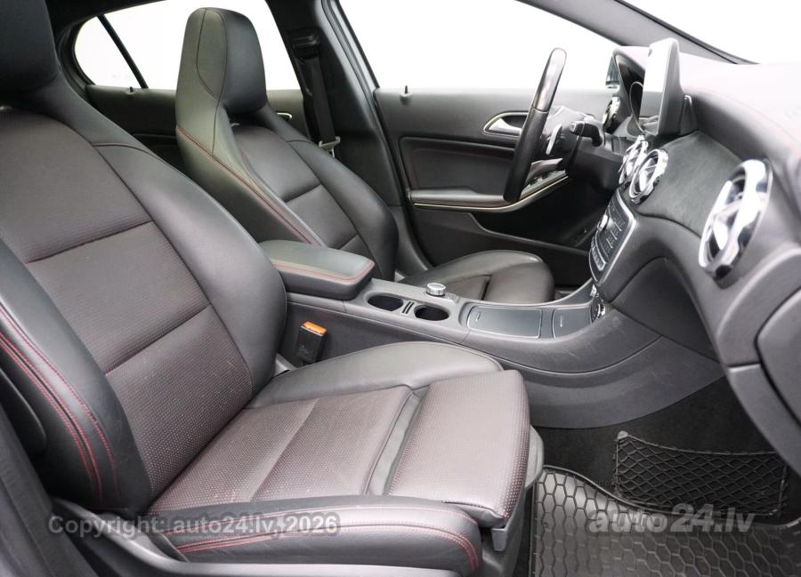 Grey Mercedes-Benz GLA-Class 2017 in Tartu, with an engine capacity of 2.00 L and mileage of 141 thousand km for 18500 €, photo 10 on AUTOMOTO.COM.LV
