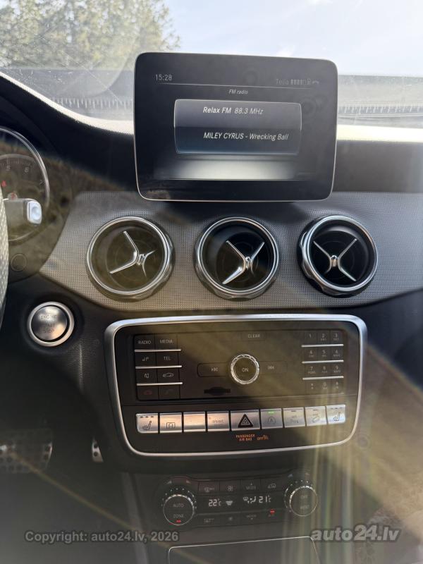 Grey Mercedes-Benz GLA-Class 2018 in Tallinn, with an engine capacity of 2.00 L and mileage of 102 thousand km for 18900 €, photo 9 on AUTOMOTO.COM.LV