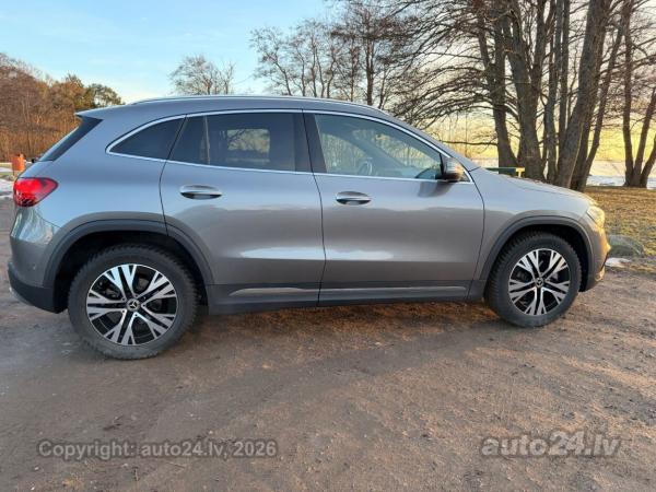 Grey Mercedes-Benz GLA-Class 2024 in Tallinn, with an engine capacity of 1.30 L and mileage of 31 thousand km for 37500 €, photo 4 on AUTOMOTO.COM.LV