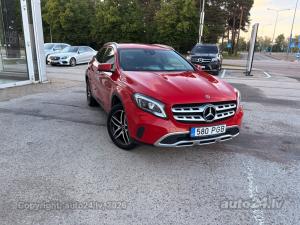 Sarkans Mercedes-Benz GLA-Class 2020 Tallina, ar dzinēja tilpumu 1.60 L un nobraukumu 121 tūkst. km par 19800 €, foto 1 vietnē AUTOMOTO.COM.LV