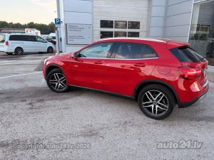 Sarkans Mercedes-Benz GLA-Class 2020 Tallina, ar dzinēja tilpumu 1.60 L un nobraukumu 121 tūkst. km par 19800 €, foto 4 vietnē AUTOMOTO.COM.LV