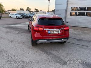Sarkans Mercedes-Benz GLA-Class 2020 Tallina, ar dzinēja tilpumu 1.60 L un nobraukumu 121 tūkst. km par 19800 €, foto 5 vietnē AUTOMOTO.COM.LV